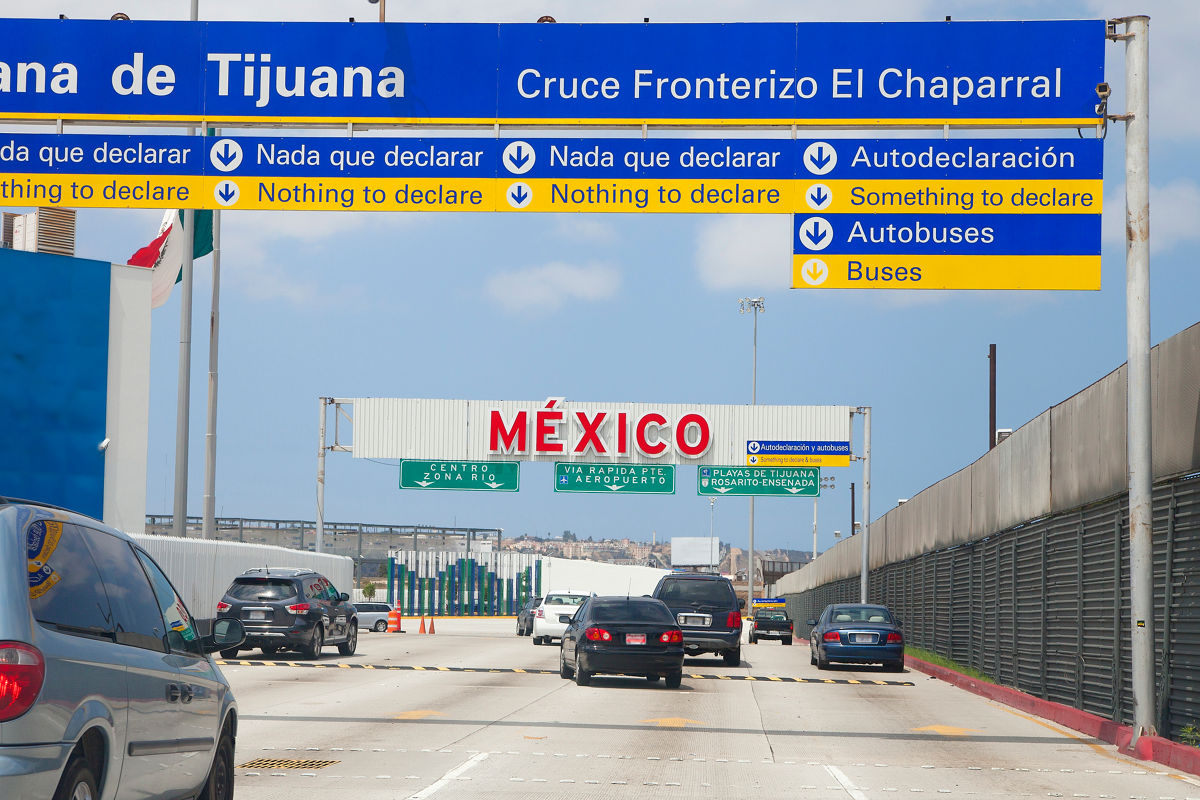 Travel Tips for Crossing International Borders