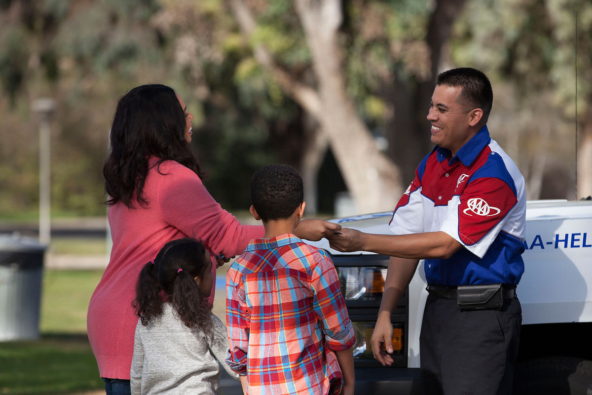 AAA Flat Tire Road Service - 24/7 Tire Change Emergency Assistance