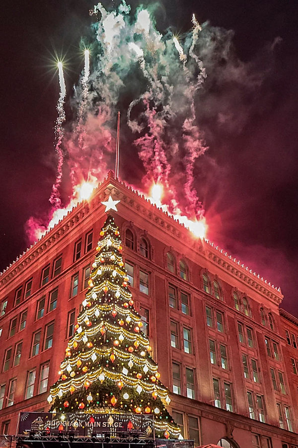 Festive Holiday Experiences in Pittsburgh